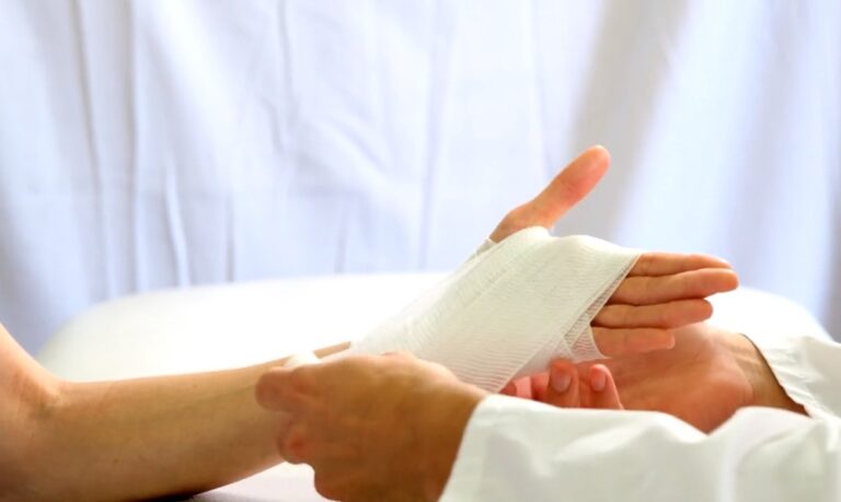 How To Remove Wound Care Products When Changing Dressings